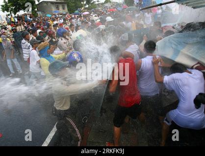Demolition in Philippine Stock Photo - Alamy