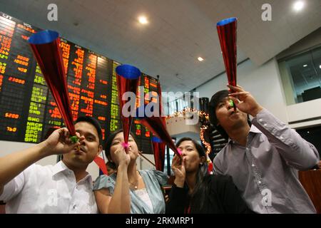 Philippine Stock Exchange trading floor, Manila Stock Photo - Alamy