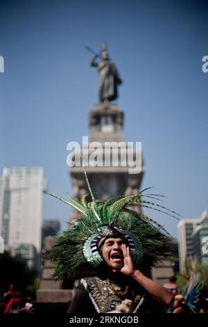 Man dressed as Aztec warrior Stock Photo - Alamy