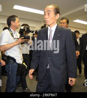 TOKYO, Japan - Ichiro Ozawa (L), secretary general of Prime Minister ...