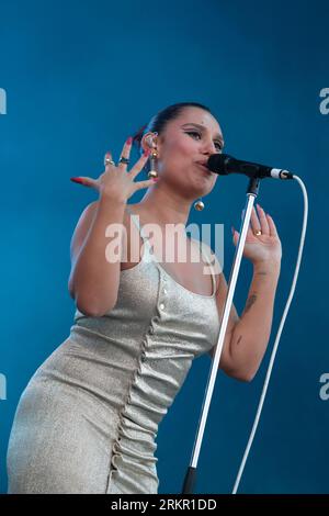 Raye, Rachel Agatha Keen performs during the Lollapalooza 2025 ...