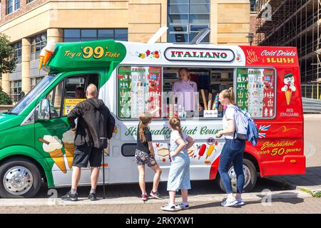 Newcastle Upon Tyne ice cream van Stock Photo - Alamy
