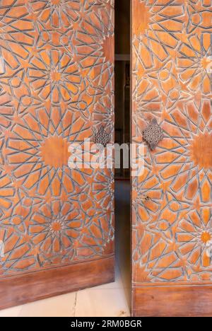Doors in Al Fateh Grand Mosque, Door in Al Fateh Grand Mosque Bahrain ...