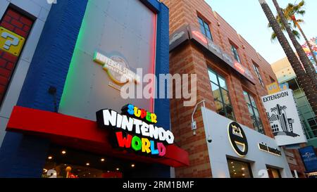 UNIVERSAL CITY Hollywood, California: SUPER MARIO BROS at SUPER ...