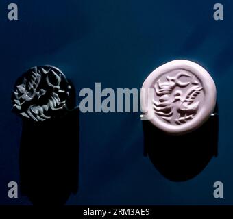 Dilmun stamp-seals with animal representations - Qal'at al Bahrain ...