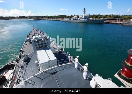 Aboard Chinese Linyi Missile Frigate. 2nd Apr, 2015. A crew member ...