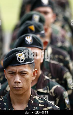 (131220) -- QUEZON CITY, Dec. 20, 2013 (Xinhua) -- Soldiers from the ...