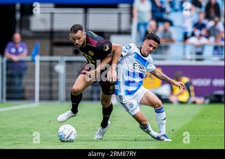 UTRECHT - (l-r) Eliano Reijnders of PEC Zwolle, Niklas Vesterlund of FC ...
