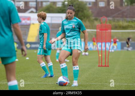 Lewes, UK. 27th Aug, 2023. Rosie Parnell (5 Southampton) warming up ...
