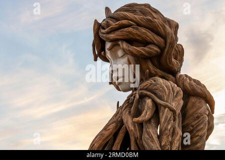 Aurora, Colorado - August 22, 2023: Daniel Popper's 21-foot-tall 'Umi ...