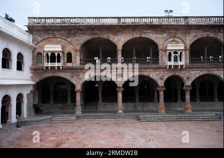 Carved windows at Rajwada, Indore, Madhya Pradesh, India Stock Photo ...