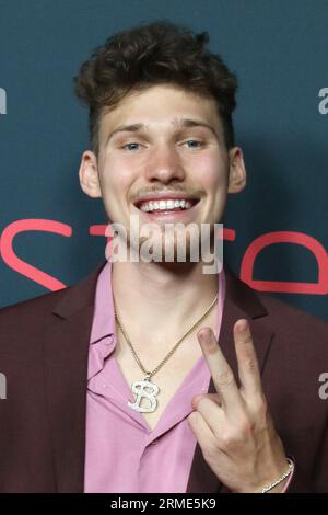LOS ANGELES - AUG 27: Jesser at the 2023 Streamy Awards - Winners Walk ...