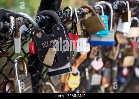 Love locks on The News Steps in Edinburgh's Old Town Stock Photo - Alamy