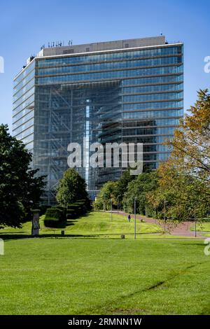 Glass Facade, Stadttor, City Gate Office Building, Duesseldorf ...