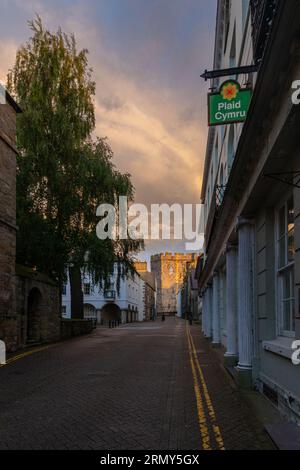 Caernarfon Castle, Caernarfon Castle sign, Caernarfon, Castle, castles ...