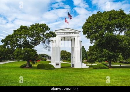 Peace Arch Historical State Park Washington State Peace Arch Provincial ...