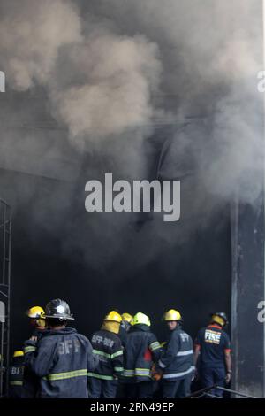 AKTUELLES ZEITGESCHEHEN Brand in Schuhfabrik nahe Manila, Philippinen ...