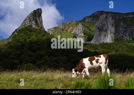La Crete de Coq and Dent de la Rancune, rocky landscape, Vallee de ...