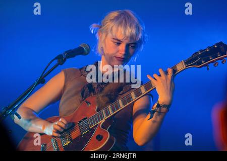 Singer Clara FT of Mary In The Junkyard on the Rising Stage at Green ...