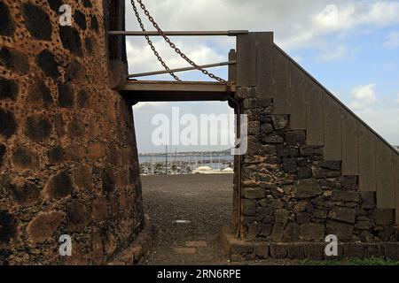 Entrance details of Torre Del Aguila-Castillo De Las Coloradas ...