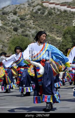 (150908) -- LHASA, Sept. 8, 2015 -- A phalanx of the Chinese People s ...