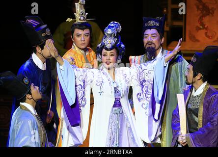 (160312) -- TORONTO, Mar. 12, 2016 -- Actress Liu Xiaoqing (R) and ...
