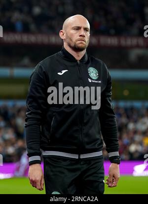 Hibernian manager David Gray before the William Hill Premiership match ...