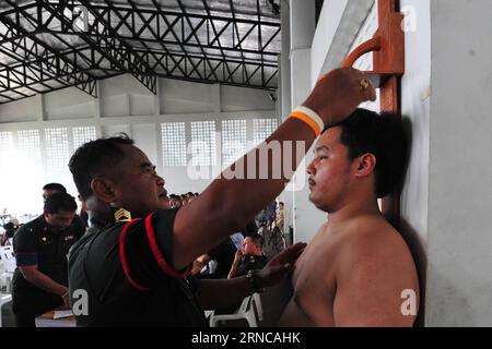 Musterung für das Militär in Thailand (160401) -- BANGKOK, April 1 ...
