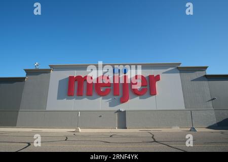 Meijer supermarket sign in Davison Michigan Stock Photo - Alamy