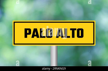 Palo alto road sign on blue sky background Stock Photo - Alamy