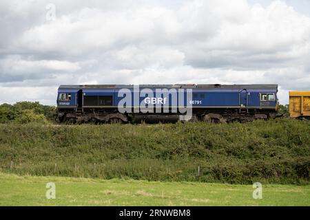 GB Railfreight class 66 diesel locomotive ZA723 (66723) "Chinook ...