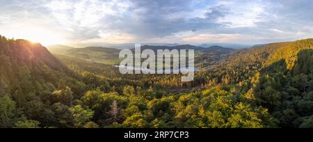 Evening atmosphere, view of the Rauschelesee, Keutschacher Seental ...