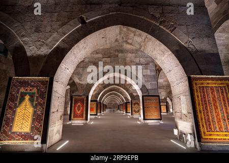 Hall of the Seljuk Sultan Han Caravanserai, Sultanhani Kervansaray ...