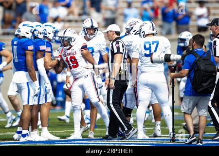 Air Force linebacker Bo Richter reacts while waiting for the snap ...
