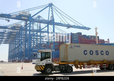 (190525) -- ABU DHABI, May 25, 2019 (Xinhua) -- Chinese container ship ...