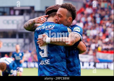 ROTTERDAM - (l-r) Ayase Ueda of Feyenoord scores the 3-0, Bayern Munich ...