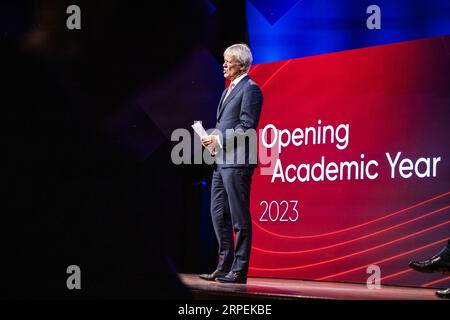 EINDHOEVEN - CEO Peter Wennink of ASML, chief economist Marieke Blom of ...