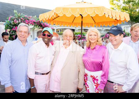 John Catsimatidis Jr. and Margo Vondersaar Catsimatidis attends Dottie ...