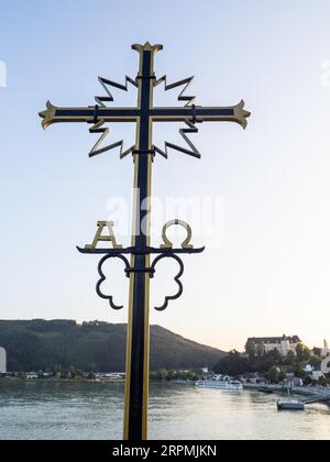 Grein, Greinburg Castle in Grein on the Danube, Donau, Oberösterreich ...