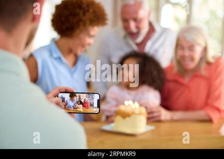 Dad Takes Photo As Multi-Generation Family Celebrate Granddaughter's ...