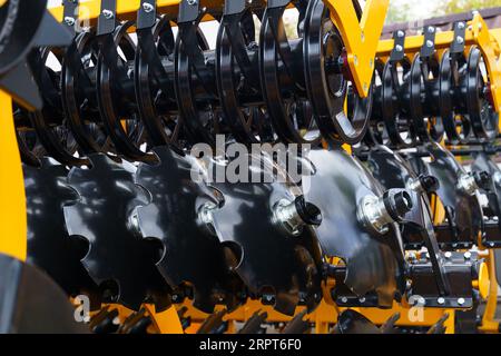 Seeding disc unit. Cutting discs for grain planting and sowing ...