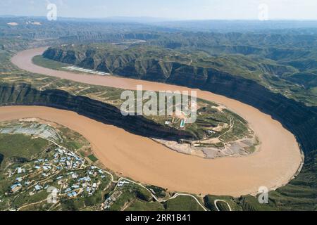 200911 -- YAN AN, Sept. 11, 2020 -- A tourist visits a scenic area ...