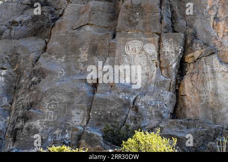 201018 -- WUHAI, Oct. 18, 2020 -- Photo shows rock drawings in Zhuozi ...