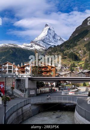 View to the beautiful Matterhorn mountain from Zermatt, Switzerland ...