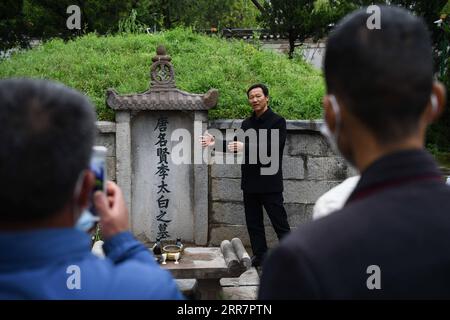 Tang dynasty poet Li Bai Stock Photo - Alamy