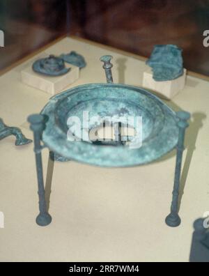 BRASERO DE BRONCE. Location: ARCHAEOLOGICAL MUSEUM. Denia. Alicante ...