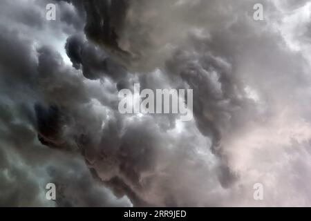 Stunning dark cloud formations right before a thunderstorm Stock Photo ...
