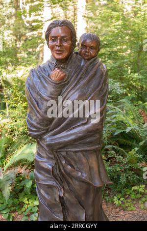 FORT CLATSOP, OREGON, USA - Sacagawea statue at Lewis and Clark ...
