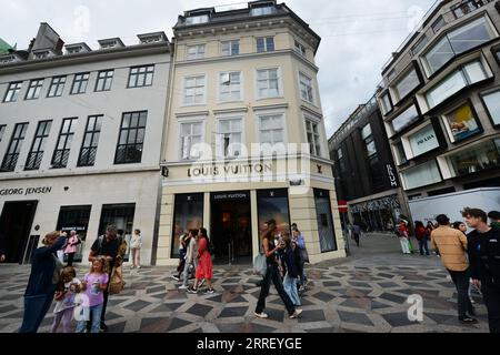 Strøget pedestrian street in Copenhagen, Denmark Stock Photo - Alamy