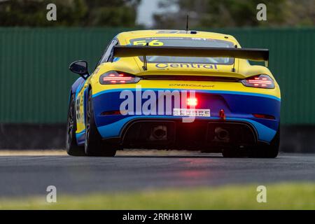 Formula 1 cars in action at the Australian F1 race, at Albert Park race ...
